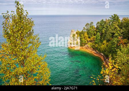 Miners Castle viewpoint in Pictured Rocks National Lakeshore in the UP ...