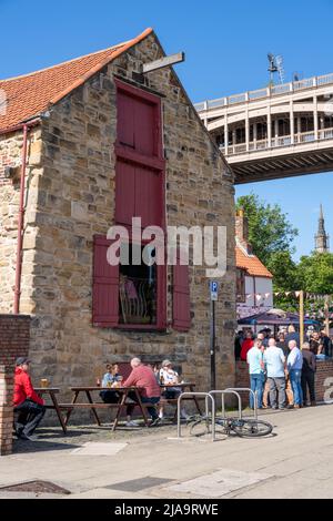 Quayside in Newcastle on Sunny Day Stock Photo - Alamy
