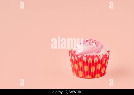 berry muffin in red wrappers on a pink background high-quality photos ...