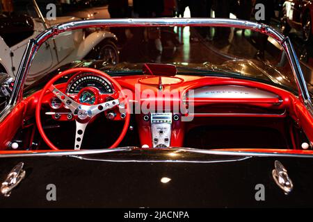 Ferrari convertible retro red car Stock Photo - Alamy