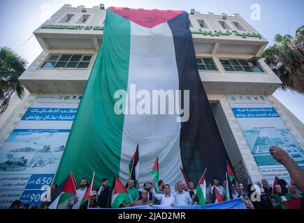 Gaza, Palestine. 29th May, 2022. Palestinians in the southern Gaza ...