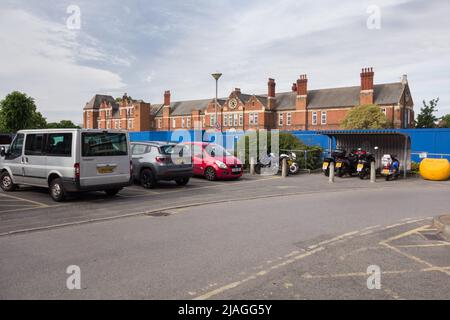 The old Kingston Hospital Regents Wing, Galsworthy Road, Kingston-on ...