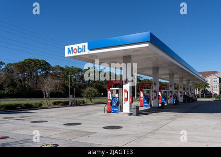 A Mobil gas station is shown in Orlando, Fl, USA Stock Photo - Alamy