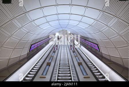 Elizabeth Line Escalator Stock Photo - Alamy