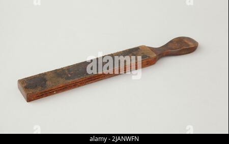 Razor sharpening tool Stock Photo - Alamy