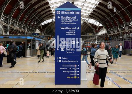 Elizabeth Line station in Whitechapel Stock Photo - Alamy