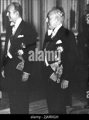 Walter Scheel (rechts) war ein deutscher Politiker der FDP. Er war von ...