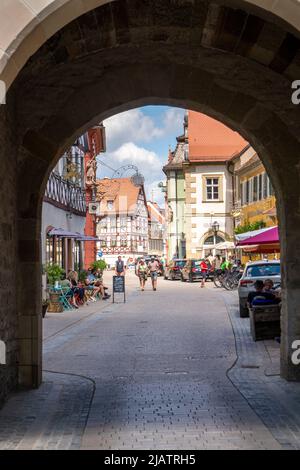 Die historische Altstadt von Volkach am Main in Unterfranken mit ...