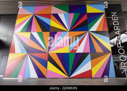 Art in Crossrail Place Elizabeth Line Canary Wharf underground (subway ...