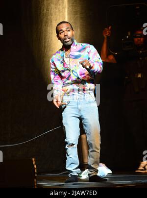 MIAMI, FL - MAY 30: Recording Artist/Comedian Lil Duval performs live ...