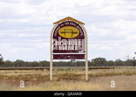 The welcome sign to Bourke, New South Wales Stock Photo - Alamy