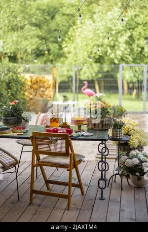 Elegant backyard terrace Stock Photo - Alamy