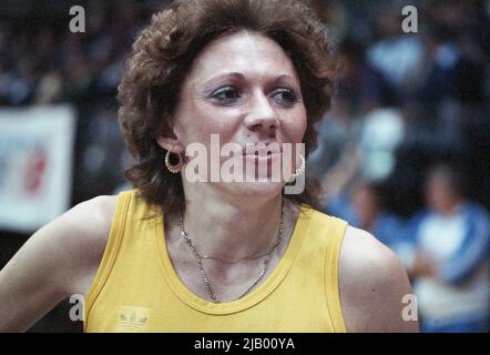 Romanian runner Doina Melinte in Los Angeles, CA, USA, 1984 Stock Photo ...