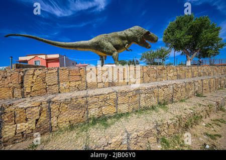 Una escultrua de dinosaurio Tiranosaurio rex en Esqueda, Mexico Stock ...