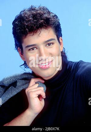 Mario Lopez portrait session done in studio 1990 Credit: Ron Wolfson ...