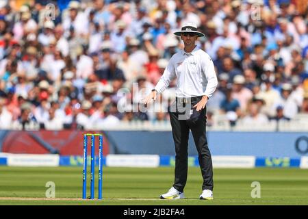 Umpire Michael Gough give not out after review Stock Photo - Alamy