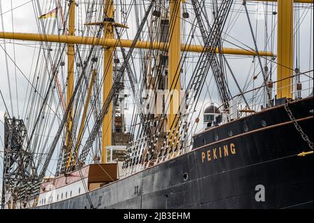 Rigging of the four-masted barque Peking (now residing in a museum in ...