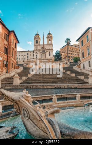 Spanish stairs in uninhabited Rome, one of the most famous stairs in ...