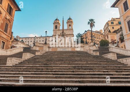 Spanish stairs in uninhabited Rome, one of the most famous stairs in ...