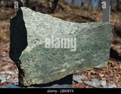 Dunite, intrusive igneous rock Stock Photo - Alamy
