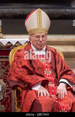 Italy, Rome, Vatican, 22/06/5 Pope Francis attends Pentecost Mass ...