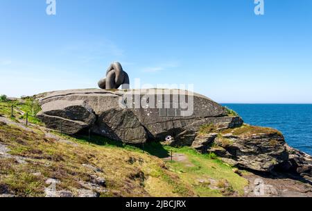Broken Chain (Brutt Lenke) monument. Memorial to the Alexander Kielland ...