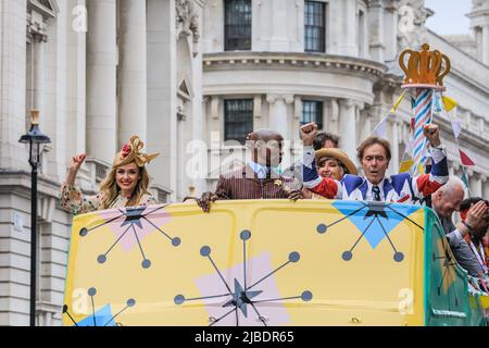 Pageant Queen float in the Credit Union Christmas Pageant through the ...