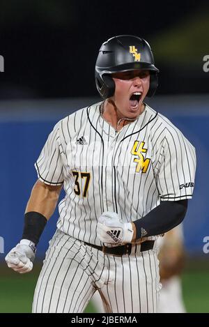 Mississippi. US, Jun 5, 2022: LSU pitcher Bryce Collins (21) pitches ...