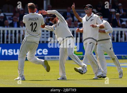 London, ENGLAND - Kyle Jamieson of New Zealand claim LBW not given ...
