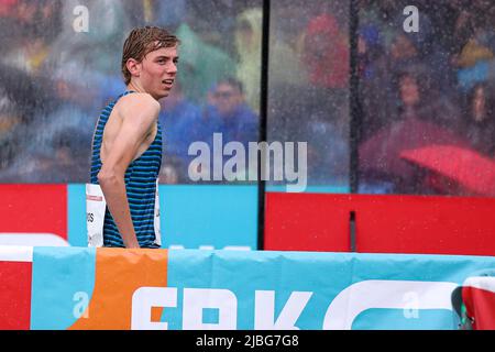 HENGELO - Niels Laros (Netherlands) in action in the 800 meters at the ...