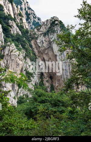 Mount Song, Song Shan, of Henan is the sacred mountain for Shaolin ...