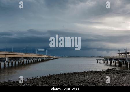 Storm rolling in over Brisbane Stock Photo - Alamy