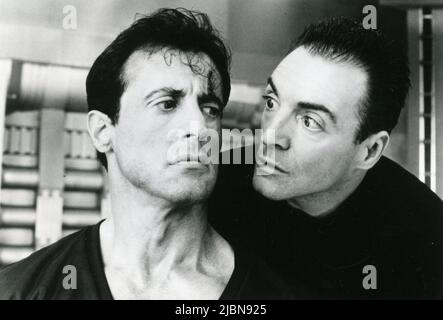 JUDGE DREDD, Sylvester Stallone, Armand Assante, 1995 Stock Photo - Alamy