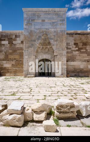 inner courtyard of Sultan Han, traditional caravanserai, Sultanhanı ...
