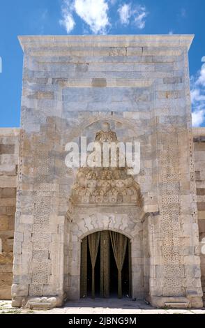 inner courtyard of Sultan Han, traditional caravanserai, Sultanhanı ...