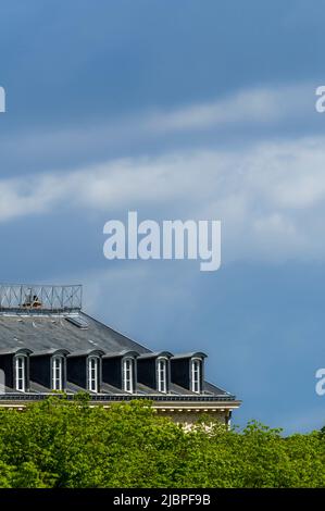 Versailles Palace golden roof detail Stock Photo - Alamy