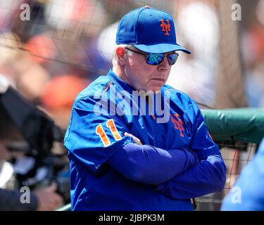 New York Mets manager Buck Showalter (11) looks on during an MLB Spring ...