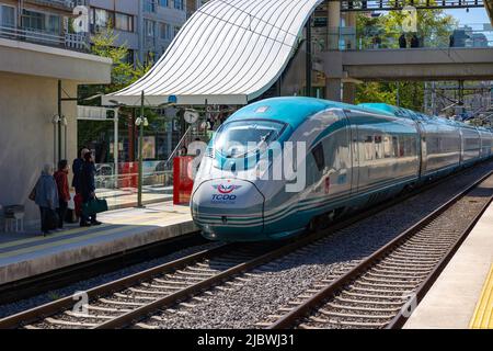 Railway Station at Bostanci, Kadikoy, Istanbul, Turkey Stock Photo - Alamy