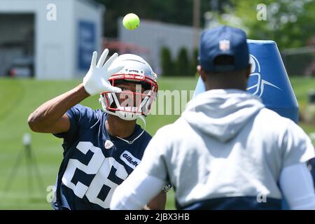 New England Patriots cornerback Shaun Wade performs a drill during NFL ...
