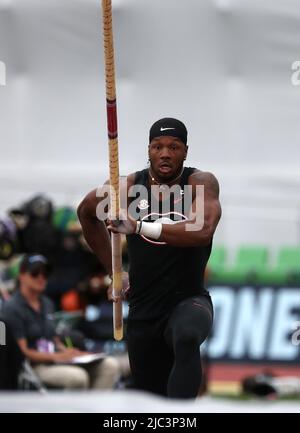 Kyle Garland competes in the pole vault for the men's decathlon ...