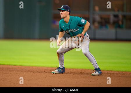 Seattle Mariners second baseman Adam Frazier (26) bats in the top of ...