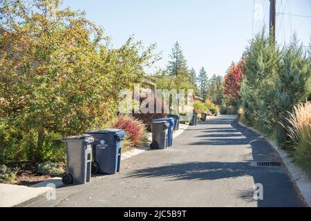 USA, Oregon, New Bend, SW Vantage Point Way, 2016 Stock Photo - Alamy