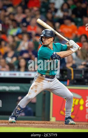 Seattle Mariners third baseman Eugenio Suarez (28) looks on before a ...