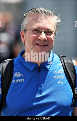 (L to R): Pat Fry (GBR) Alpine F1 Team Chief Technical Officer with ...