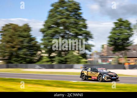 Jade Edwards, Honda Civic Type R, BTCC bounces back into action in ...