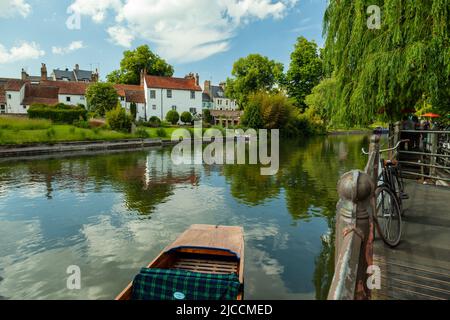 Spring afternoon on the riverside in York, North Yorkshire, England ...