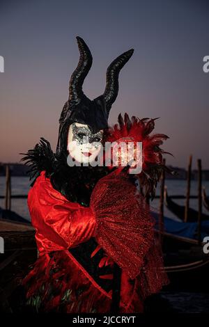 Venice Carnival Poseure Stock Photo - Alamy