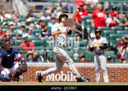 Pittsburgh Pirates Bryan Reynolds (10) at bat during an MLB Spring ...