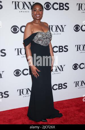 Jennifer Hudson in the press room at the 2015 iHeartRadio Music Awards ...