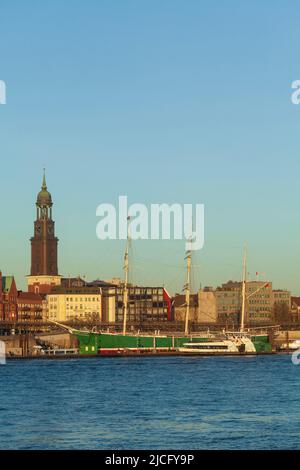 Sailing ship Rickmer Rickmers, museum ship, Hamburg harbor, river Elbe ...